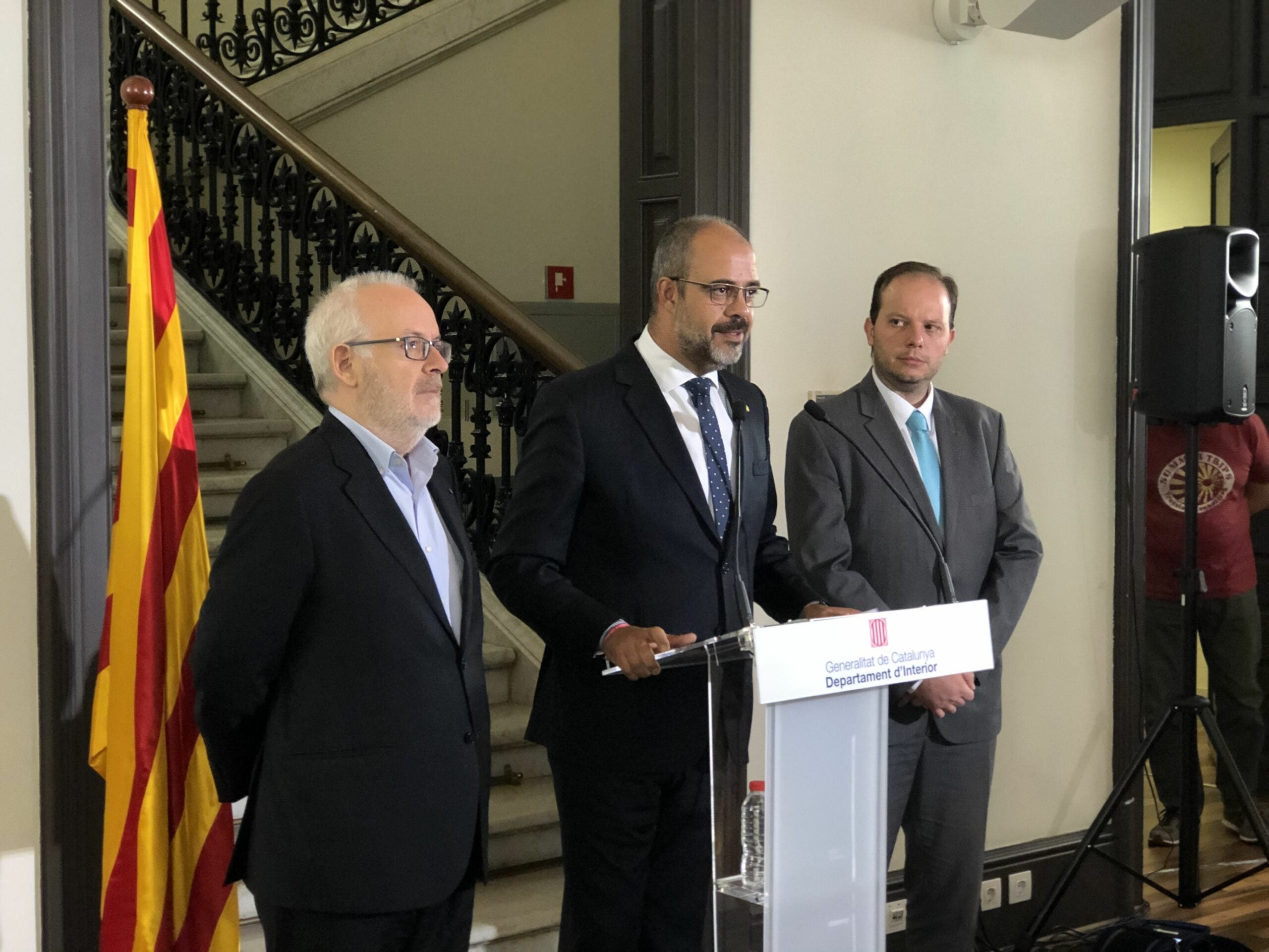 Buch nega "connivència dels Mossos" amb les persones violentes