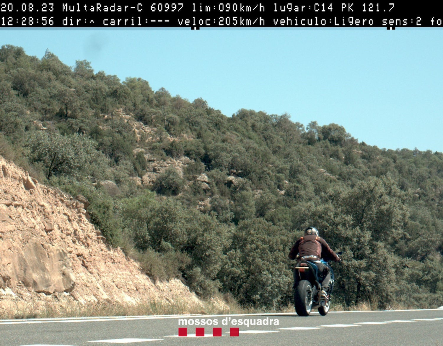 A 205 Km h En Una Carretera De 90
