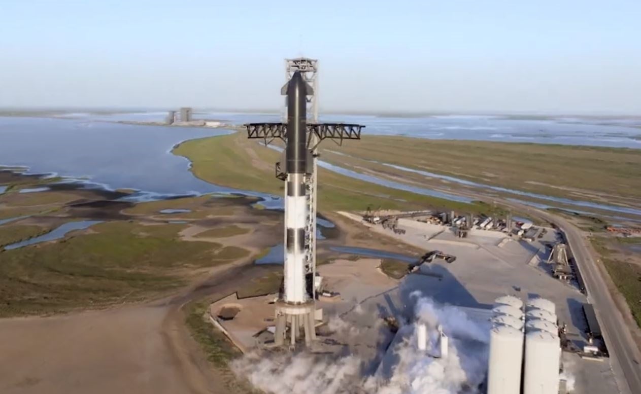 El coet Starship d’Elon Musk s’enlaira amb èxit i fa història